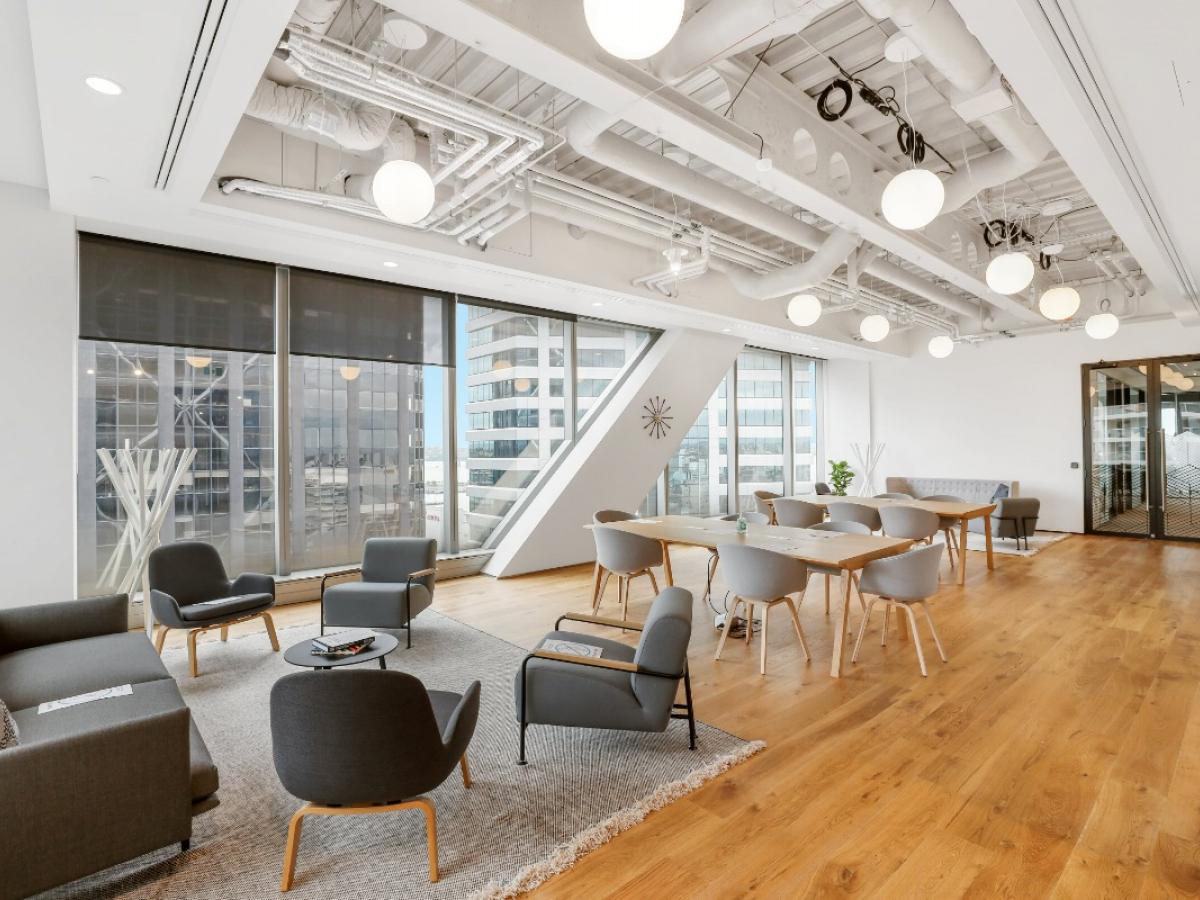 Commercial Bay Medium Office Suites