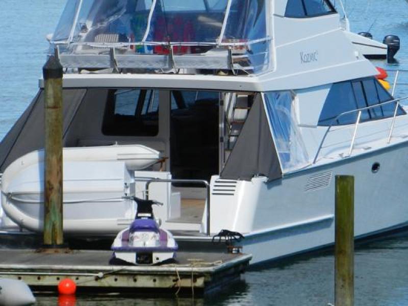 Luxury Boat for Charter Auckland - Kozmic 5